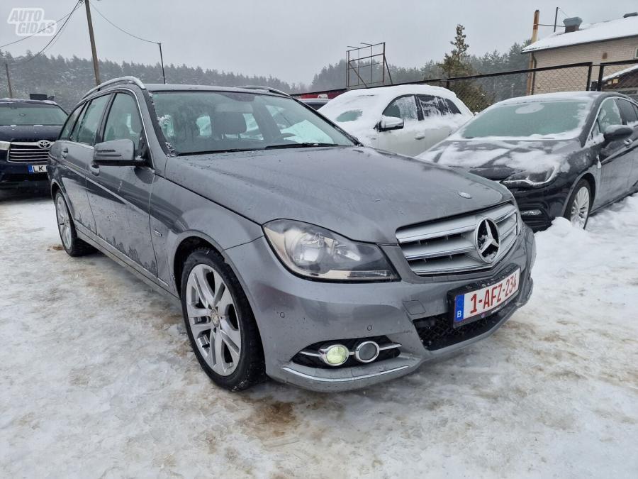 Grey Mercedes-Benz c-220 2012 in Vilnius, with an engine capacity of 2.20 L and mileage of 220 thousand km for 6499 €, photo 3 on AUTOMOTO.COM.LV