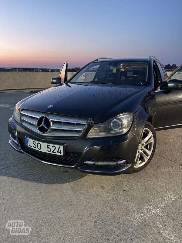 Grey Mercedes-Benz c-220 2012 in Vilnius, with an engine capacity of 2.10 L and mileage of 290 thousand km for 6950 €, photo 1 on AUTOMOTO.COM.LV
