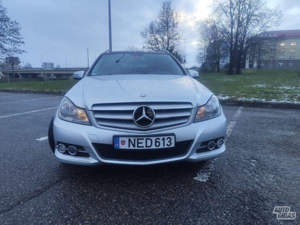 Grey Mercedes-Benz c-220 2012 in Vilnius, with an engine capacity of 2.10 L and mileage of 360 thousand km for 4999 €, photo 3 on AUTOMOTO.COM.LV