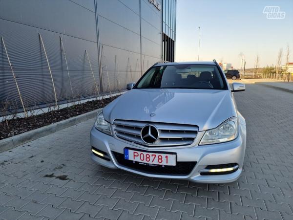 Pelēks Mercedes-Benz c-220 2012 Viļņa, ar dzinēja tilpumu 2.20 L un nobraukumu 261 tūkst. km par 5499 €, foto 3 vietnē AUTOMOTO.COM.LV
