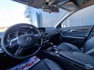 Pelēks Mercedes-Benz c-220 2012 Viļņa, ar dzinēja tilpumu 2.20 L un nobraukumu 261 tūkst. km par 5499 €, foto 10 vietnē AUTOMOTO.COM.LV