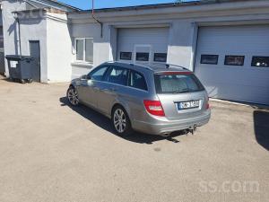 Pelēks Mercedes-Benz c-220 2012 Rīga, ar dzinēja tilpumu 2.10 L un nobraukumu 442 tūkst. km par 4650 €, foto 3 vietnē AUTOMOTO.COM.LV