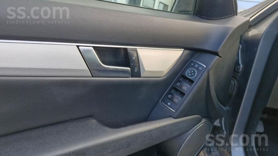 Pelēks Mercedes-Benz c-220 2012 Rīga, ar dzinēja tilpumu 2.10 L un nobraukumu 442 tūkst. km par 4650 €, foto 7 vietnē AUTOMOTO.COM.LV