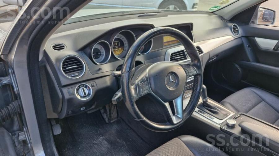 Pelēks Mercedes-Benz c-220 2012 Rīga, ar dzinēja tilpumu 2.10 L un nobraukumu 442 tūkst. km par 4650 €, foto 9 vietnē AUTOMOTO.COM.LV