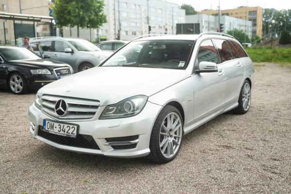 Pelēks Mercedes-Benz c-220 2012 Liepāja, ar dzinēja tilpumu 2.10 L un nobraukumu 263 tūkst. km par 7290 €, foto 1 vietnē AUTOMOTO.COM.LV