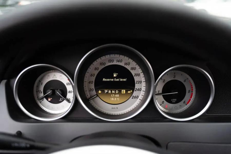 Pelēks Mercedes-Benz c-220 2012 Liepāja, ar dzinēja tilpumu 2.10 L un nobraukumu 263 tūkst. km par 7290 €, foto 27 vietnē AUTOMOTO.COM.LV