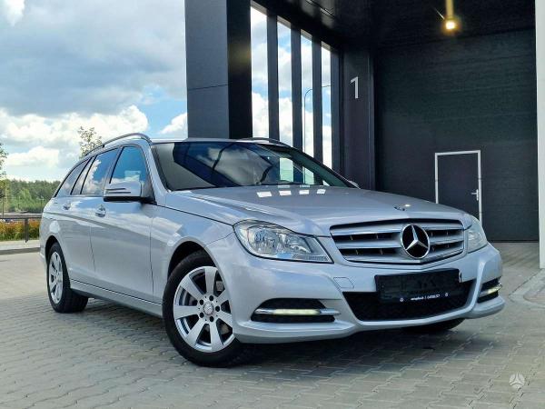 Серый Мерседес Ц 220 2012 в Вильнюс, объемом двигателя 2.20 л и пробегом 260 тыс. км за 5999 €, фото 1 на AUTOMOTO.COM.LV