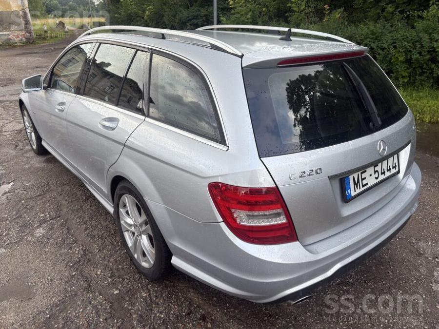 Pelēks Mercedes-Benz c-220 2012 Liepāja, ar dzinēja tilpumu 2.00 L un nobraukumu 318 tūkst. km par 5250 €, foto 3 vietnē AUTOMOTO.COM.LV