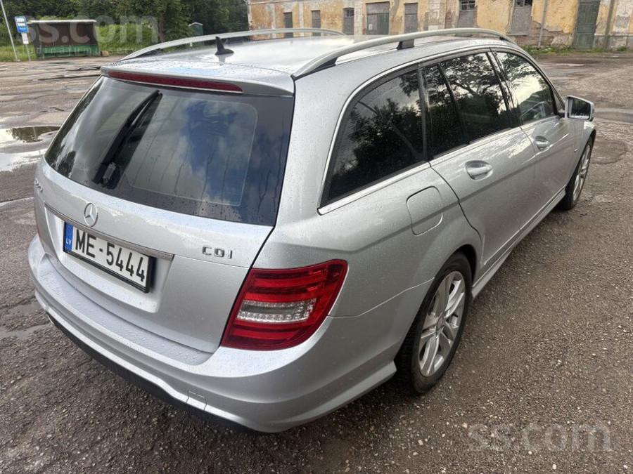 Pelēks Mercedes-Benz c-220 2012 Liepāja, ar dzinēja tilpumu 2.00 L un nobraukumu 318 tūkst. km par 5250 €, foto 4 vietnē AUTOMOTO.COM.LV