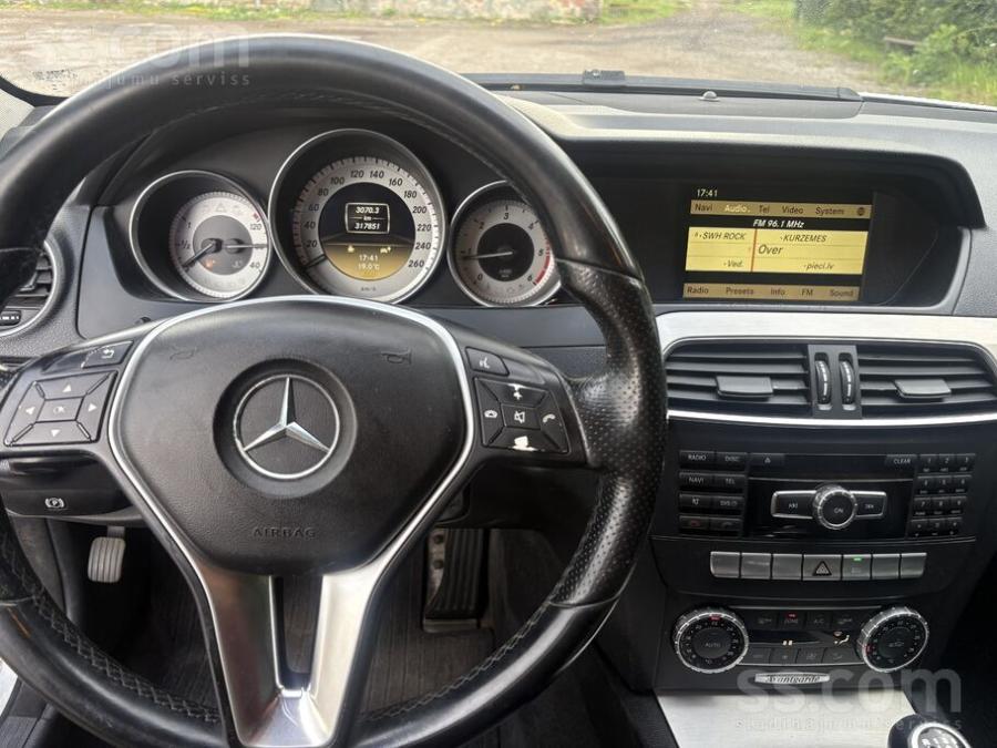 Pelēks Mercedes-Benz c-220 2012 Liepāja, ar dzinēja tilpumu 2.00 L un nobraukumu 318 tūkst. km par 5250 €, foto 9 vietnē AUTOMOTO.COM.LV