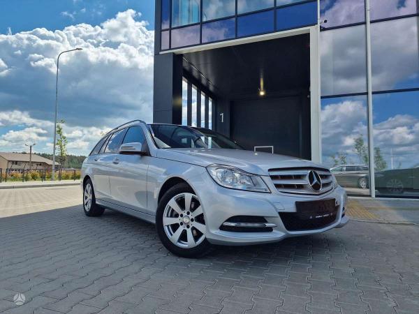 Grey Mercedes-Benz c-220 2012 in Vilnius, with an engine capacity of 2.14 L and mileage of 257 thousand km for 4999 €, photo 1 on AUTOMOTO.COM.LV