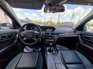 Pelēks Mercedes-Benz c-220 2012 Viļņa, ar dzinēja tilpumu 2.14 L un nobraukumu 257 tūkst. km par 4999 €, foto 8 vietnē AUTOMOTO.COM.LV