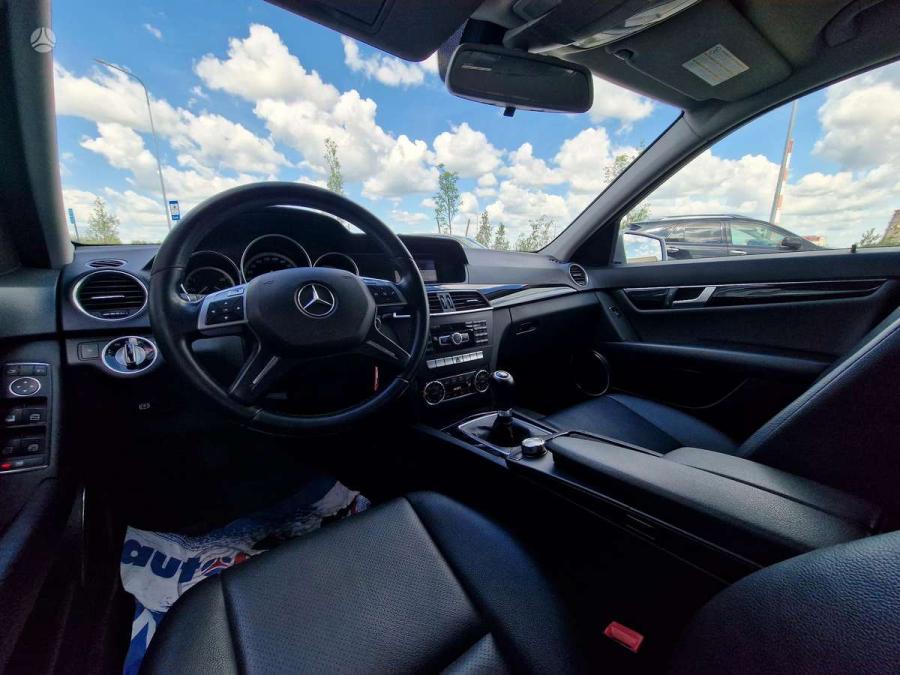 Pelēks Mercedes-Benz c-220 2012 Viļņa, ar dzinēja tilpumu 2.14 L un nobraukumu 257 tūkst. km par 4999 €, foto 11 vietnē AUTOMOTO.COM.LV