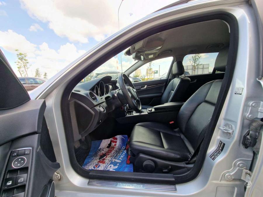 Pelēks Mercedes-Benz c-220 2012 Viļņa, ar dzinēja tilpumu 2.14 L un nobraukumu 257 tūkst. km par 4999 €, foto 14 vietnē AUTOMOTO.COM.LV