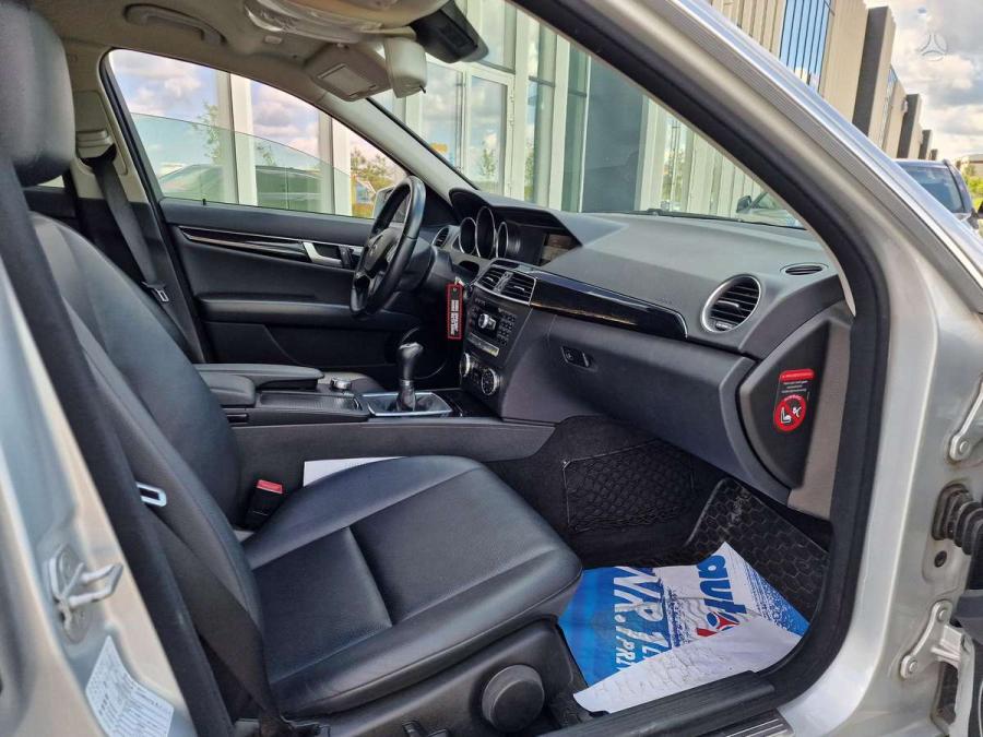 Pelēks Mercedes-Benz c-220 2012 Viļņa, ar dzinēja tilpumu 2.14 L un nobraukumu 257 tūkst. km par 4999 €, foto 16 vietnē AUTOMOTO.COM.LV