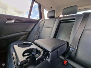 Pelēks Mercedes-Benz c-220 2012 Viļņa, ar dzinēja tilpumu 2.14 L un nobraukumu 257 tūkst. km par 4999 €, foto 19 vietnē AUTOMOTO.COM.LV