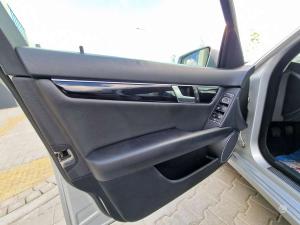 Pelēks Mercedes-Benz c-220 2012 Viļņa, ar dzinēja tilpumu 2.14 L un nobraukumu 257 tūkst. km par 4999 €, foto 21 vietnē AUTOMOTO.COM.LV