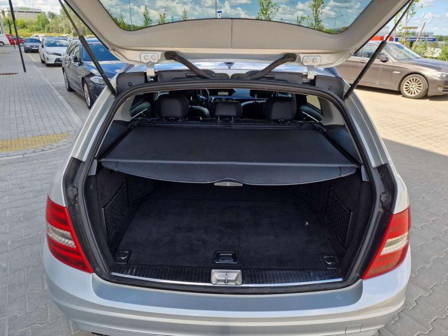 Pelēks Mercedes-Benz c-220 2012 Viļņa, ar dzinēja tilpumu 2.14 L un nobraukumu 257 tūkst. km par 4999 €, foto 22 vietnē AUTOMOTO.COM.LV