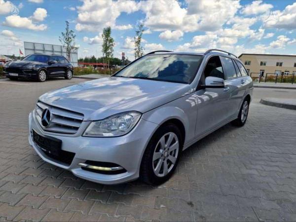 Grey Mercedes-Benz c-220 2012 in Vilnius, with an engine capacity of 2.20 L and mileage of 249 thousand km for 5199 €, photo 3 on AUTOMOTO.COM.LV