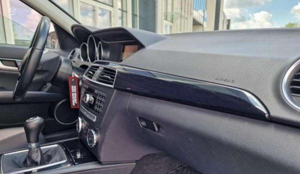 Grey Mercedes-Benz c-220 2012 in Vilnius, with an engine capacity of 2.20 L and mileage of 249 thousand km for 5199 €, photo 7 on AUTOMOTO.COM.LV