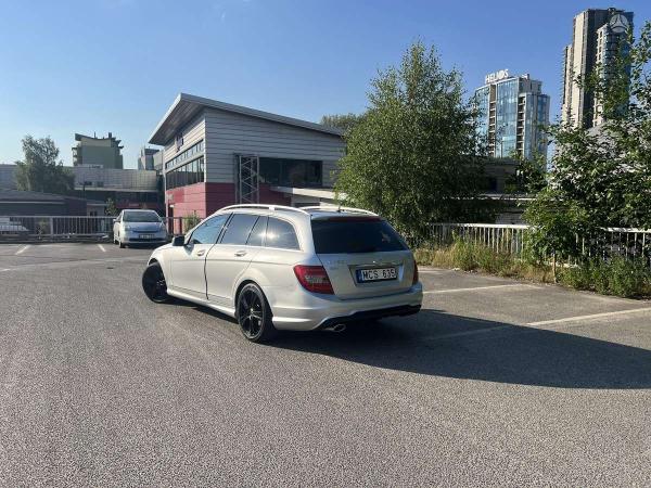 Grey Mercedes-Benz c-220 2012 in Vilnius, with an engine capacity of 2.14 L and mileage of 360 thousand km for 4750 €, photo 3 on AUTOMOTO.COM.LV