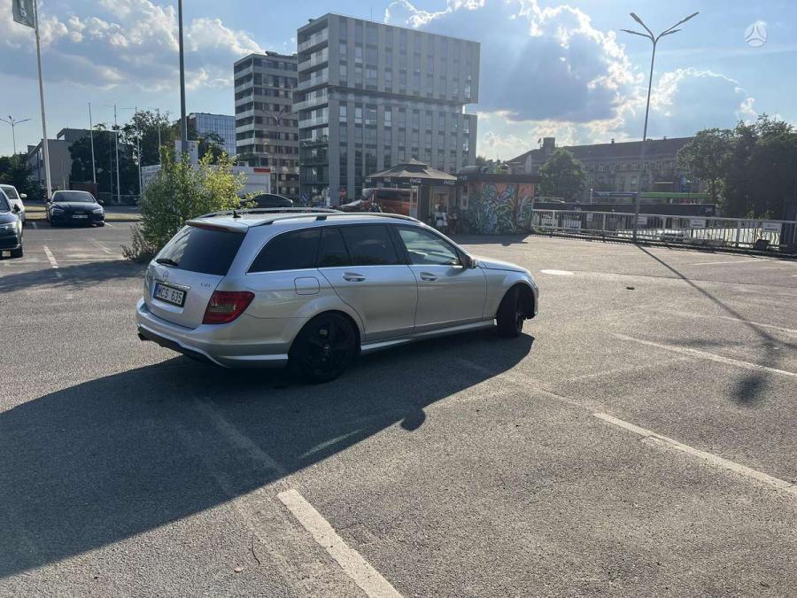 Pelēks Mercedes-Benz c-220 2012 Viļņa, ar dzinēja tilpumu 2.14 L un nobraukumu 360 tūkst. km par 4750 €, foto 6 vietnē AUTOMOTO.COM.LV