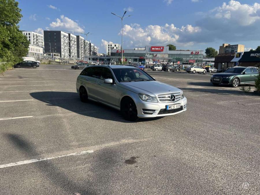 Pelēks Mercedes-Benz c-220 2012 Viļņa, ar dzinēja tilpumu 2.14 L un nobraukumu 360 tūkst. km par 4750 €, foto 8 vietnē AUTOMOTO.COM.LV