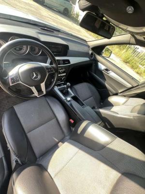 Pelēks Mercedes-Benz c-220 2012 Viļņa, ar dzinēja tilpumu 2.14 L un nobraukumu 360 tūkst. km par 4750 €, foto 17 vietnē AUTOMOTO.COM.LV