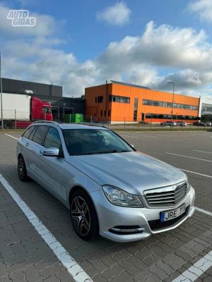 Grey Mercedes-Benz c-220 2012 in Kaunas, with an engine capacity of 2.10 L and mileage of 391 thousand km for 5550 €, photo 3 on AUTOMOTO.COM.LV
