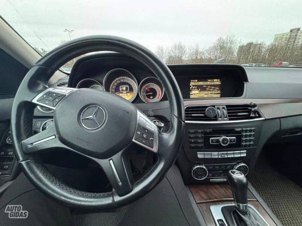 Grey Mercedes-Benz c-220 2012 in Kaunas, with an engine capacity of 2.10 L and mileage of 391 thousand km for 5550 €, photo 6 on AUTOMOTO.COM.LV