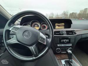 Grey Mercedes-Benz c-220 2012 in Kaunas, with an engine capacity of 2.10 L and mileage of 391 thousand km for 5550 €, photo 6 on AUTOMOTO.COM.LV