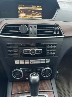 Grey Mercedes-Benz c-220 2012 in Kaunas, with an engine capacity of 2.10 L and mileage of 391 thousand km for 5550 €, photo 7 on AUTOMOTO.COM.LV