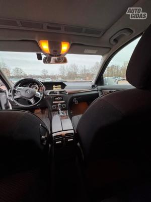 Grey Mercedes-Benz c-220 2012 in Kaunas, with an engine capacity of 2.10 L and mileage of 391 thousand km for 5550 €, photo 8 on AUTOMOTO.COM.LV