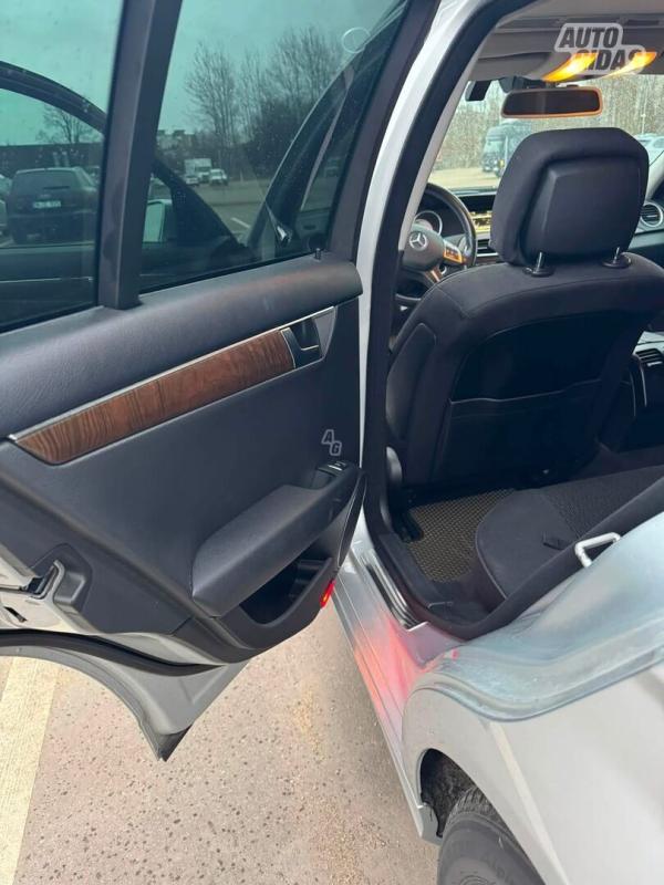 Grey Mercedes-Benz c-220 2012 in Kaunas, with an engine capacity of 2.10 L and mileage of 391 thousand km for 5550 €, photo 11 on AUTOMOTO.COM.LV