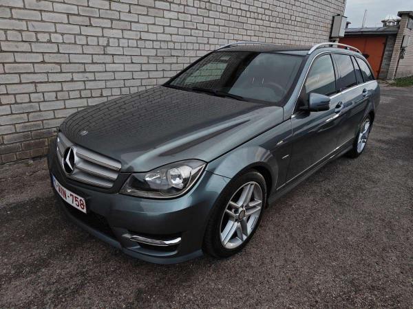 Pelēks Mercedes-Benz c-220 2012 Viļņa, ar dzinēja tilpumu 2.14 L un nobraukumu 0 tūkst. km par 8100 €, foto 3 vietnē AUTOMOTO.COM.LV