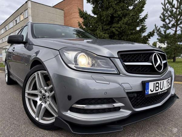 Pelēks Mercedes-Benz c-220 2012 Kauņa, ar dzinēja tilpumu 2.14 L un nobraukumu 396 tūkst. km par 6000 €, foto 3 vietnē AUTOMOTO.COM.LV