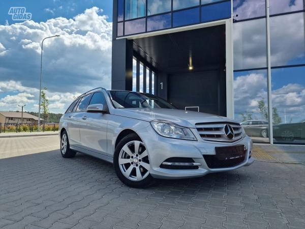Мерседес Ц 220 2012 в Вильнюс на AUTOMOTO.COM.LV Серый Мерседес Ц 220 2012 в Вильнюс, объемом двигателя 2.20 л и пробегом 246 тыс. км за 4499 €, фото 1 на AUTOMOTO.COM.LV