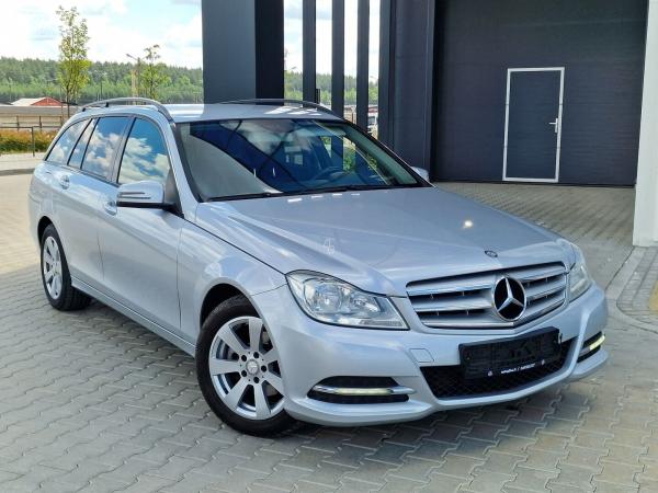 Мерседес Ц 220 2012 в Вильнюс на AUTOMOTO.COM.LV Серый Мерседес Ц 220 2012 в Вильнюс, объемом двигателя 2.20 л и пробегом 246 тыс. км за 4499 €, фото 3 на AUTOMOTO.COM.LV