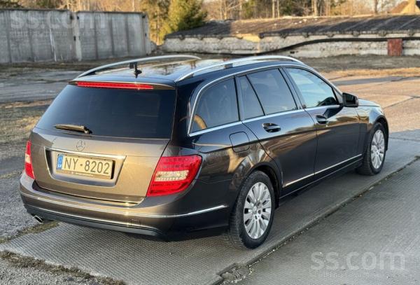 Grey Mercedes-Benz c-220 2013 in Riga, with an engine capacity of 2.20 L and mileage of 204 thousand km for 8540 €, photo 4 on AUTOMOTO.COM.LV
