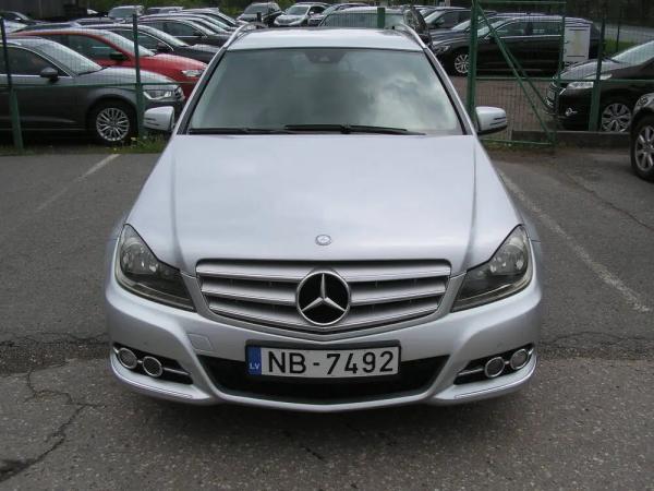 Grey Mercedes-Benz c-220 2013 in Sigulda, with an engine capacity of 2.20 L and mileage of 372 thousand km for 5850 €, photo 5 on AUTOMOTO.COM.LV