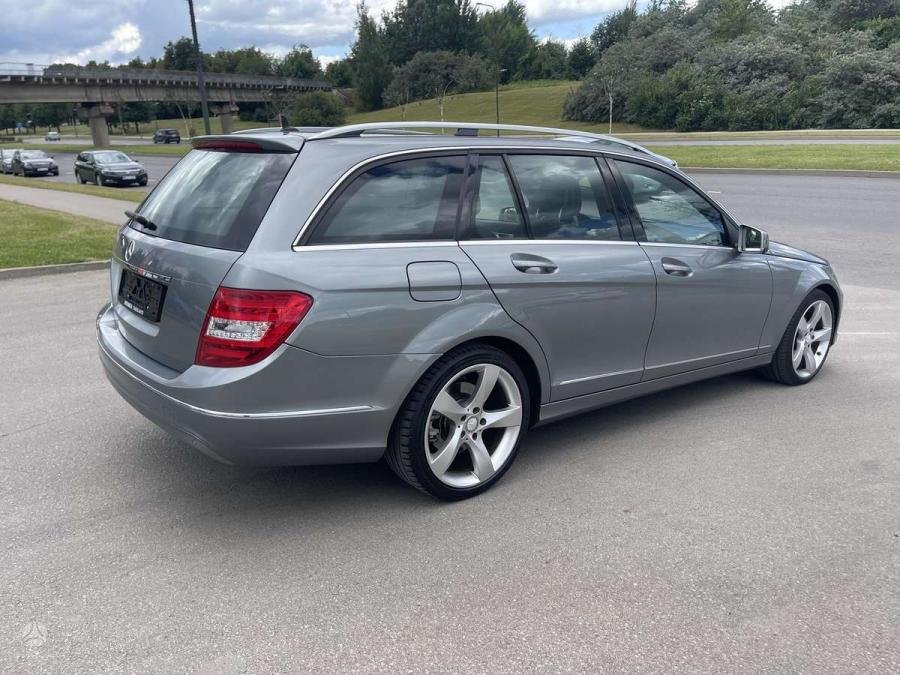 Pelēks Mercedes-Benz c-220 2013 Kauņa, ar dzinēja tilpumu 2.20 L un nobraukumu 278 tūkst. km par 5950 €, foto 15 vietnē AUTOMOTO.COM.LV