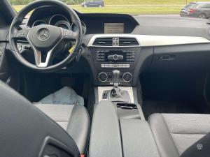 Pelēks Mercedes-Benz c-220 2013 Kauņa, ar dzinēja tilpumu 2.20 L un nobraukumu 278 tūkst. km par 5950 €, foto 27 vietnē AUTOMOTO.COM.LV