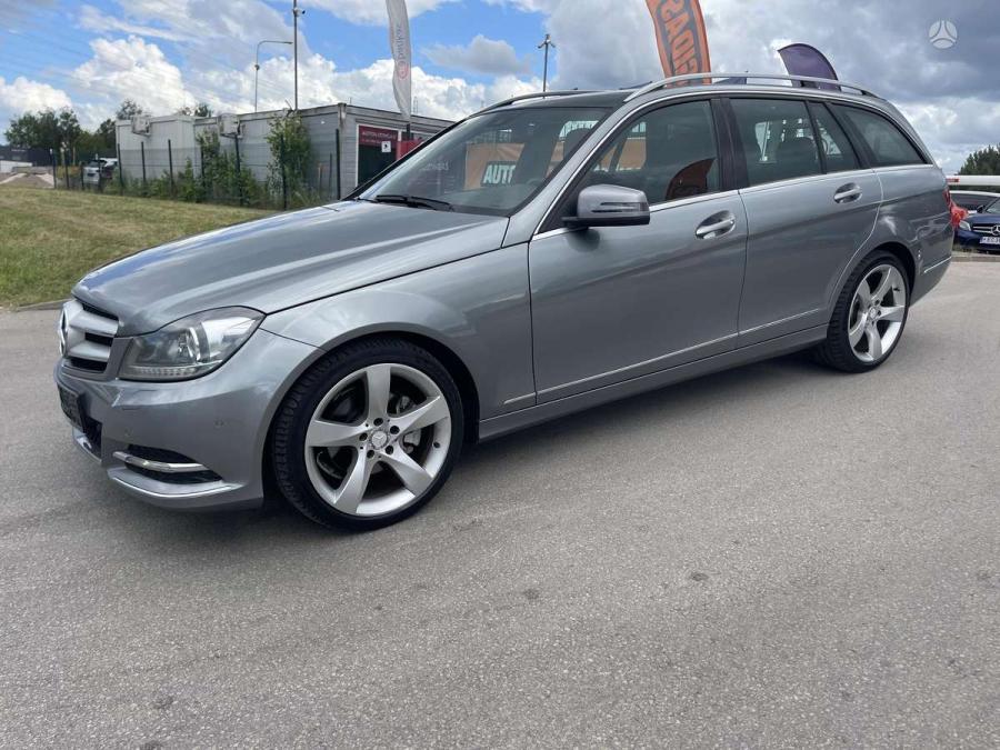 Grey Mercedes-Benz c-220 2013 in Kaunas, with an engine capacity of 2.14 L and mileage of 278 thousand km for 5950 €, photo 3 on AUTOMOTO.COM.LV