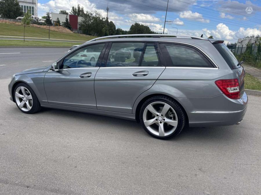 Grey Mercedes-Benz c-220 2013 in Kaunas, with an engine capacity of 2.14 L and mileage of 278 thousand km for 5950 €, photo 16 on AUTOMOTO.COM.LV