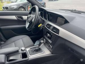 Grey Mercedes-Benz c-220 2013 in Kaunas, with an engine capacity of 2.14 L and mileage of 278 thousand km for 5950 €, photo 32 on AUTOMOTO.COM.LV