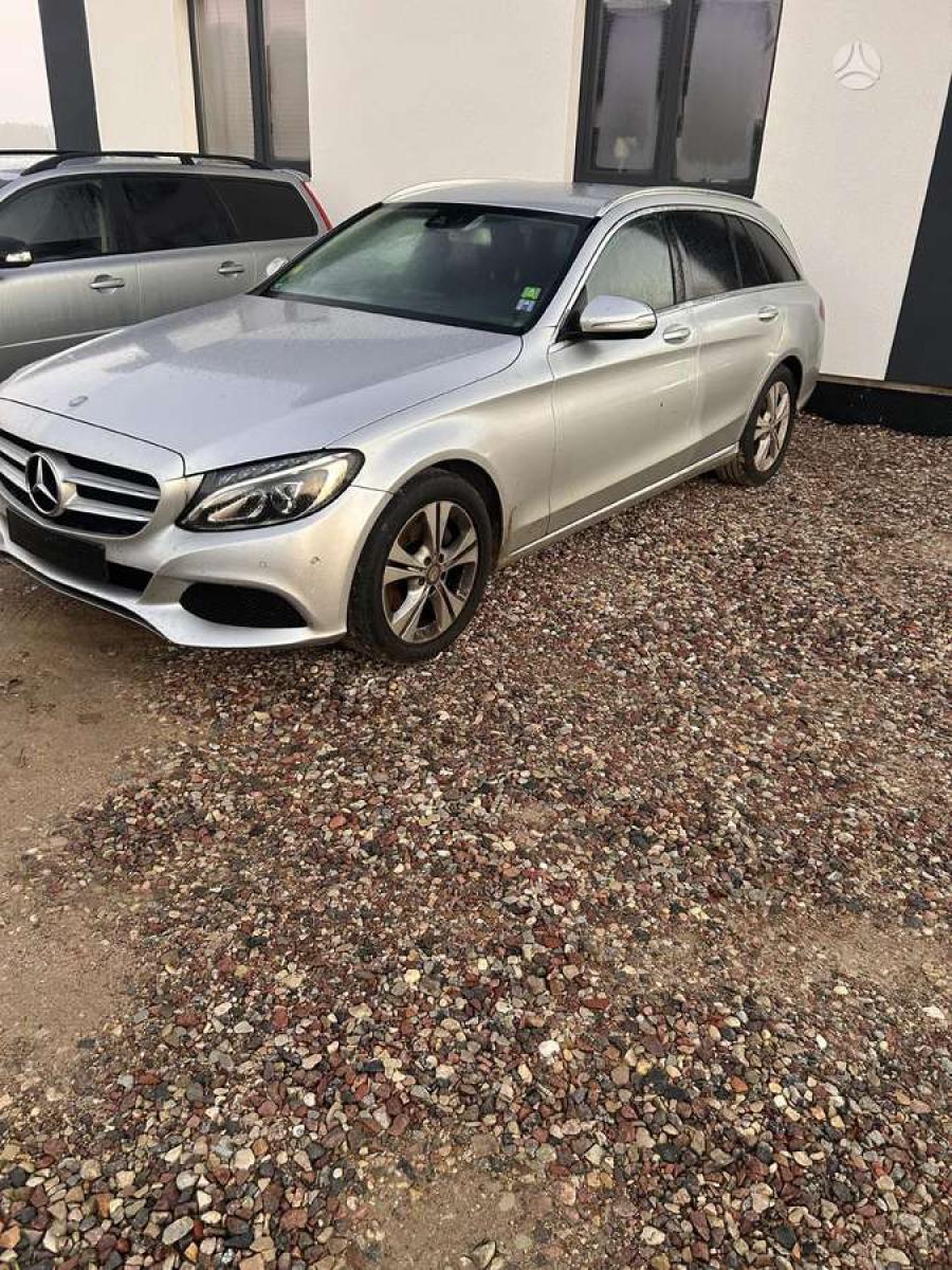 Pelēks Mercedes-Benz c-220 2014 Klaipėda, ar dzinēja tilpumu 2.10 L un nobraukumu 31 tūkst. km par 10000 €, foto 13 vietnē AUTOMOTO.COM.LV