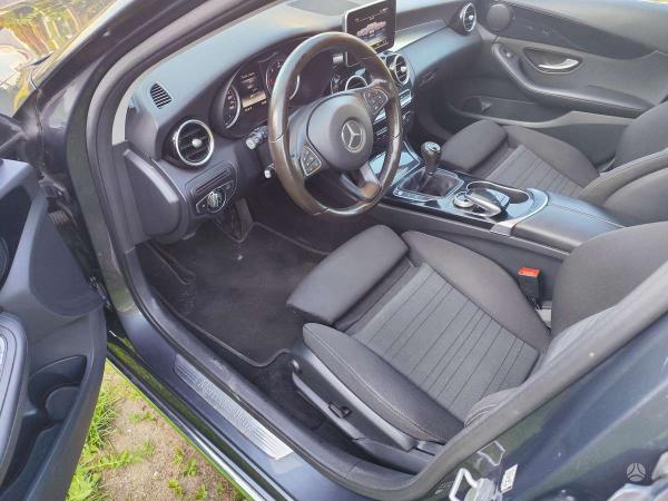 Pelēks Mercedes-Benz c-220 2014 Marijampole, ar dzinēja tilpumu 2.14 L un nobraukumu 328 tūkst. km par 8300 €, foto 8 vietnē AUTOMOTO.COM.LV