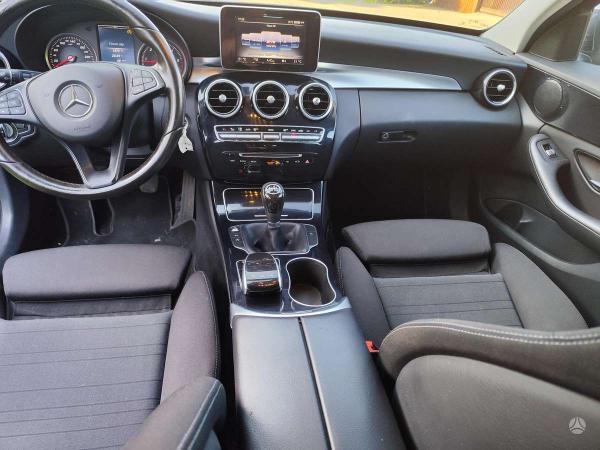 Pelēks Mercedes-Benz c-220 2014 Marijampole, ar dzinēja tilpumu 2.14 L un nobraukumu 328 tūkst. km par 8300 €, foto 10 vietnē AUTOMOTO.COM.LV