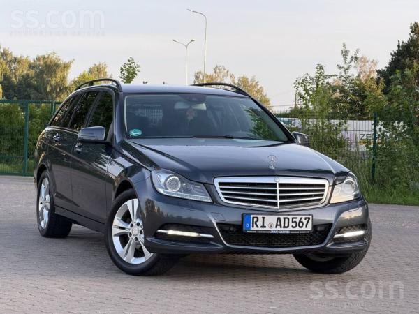 Pelēks Mercedes-Benz c-220 2014 Rīga, ar dzinēja tilpumu 2.00 L un nobraukumu 0 tūkst. km par 5850 €, foto 3 vietnē AUTOMOTO.COM.LV
