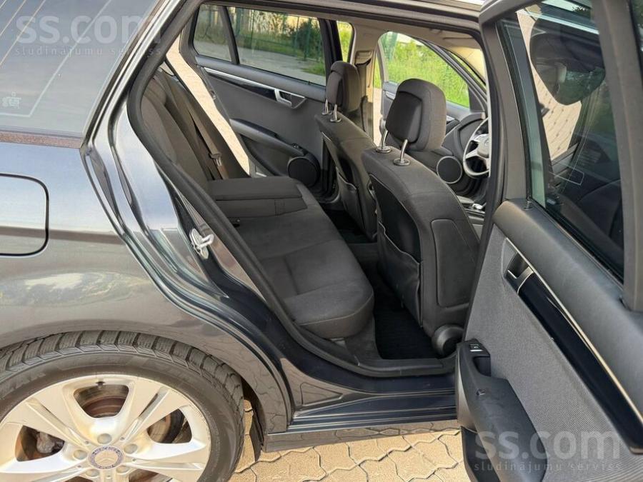 Pelēks Mercedes-Benz c-220 2014 Rīga, ar dzinēja tilpumu 2.00 L un nobraukumu 0 tūkst. km par 5850 €, foto 24 vietnē AUTOMOTO.COM.LV